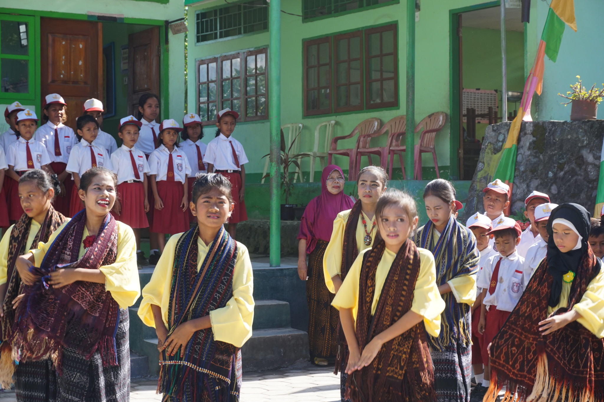 Inauguration of the 69th #TBPelangi Library at SDN Roja 6, Kab. Ende ...