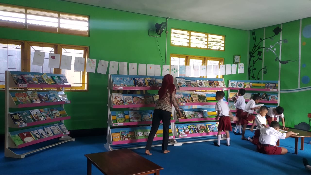 Pustakawan, Pemberi Jalan Bagi Anak-Anak Untuk Mencintai Buku - Taman ...
