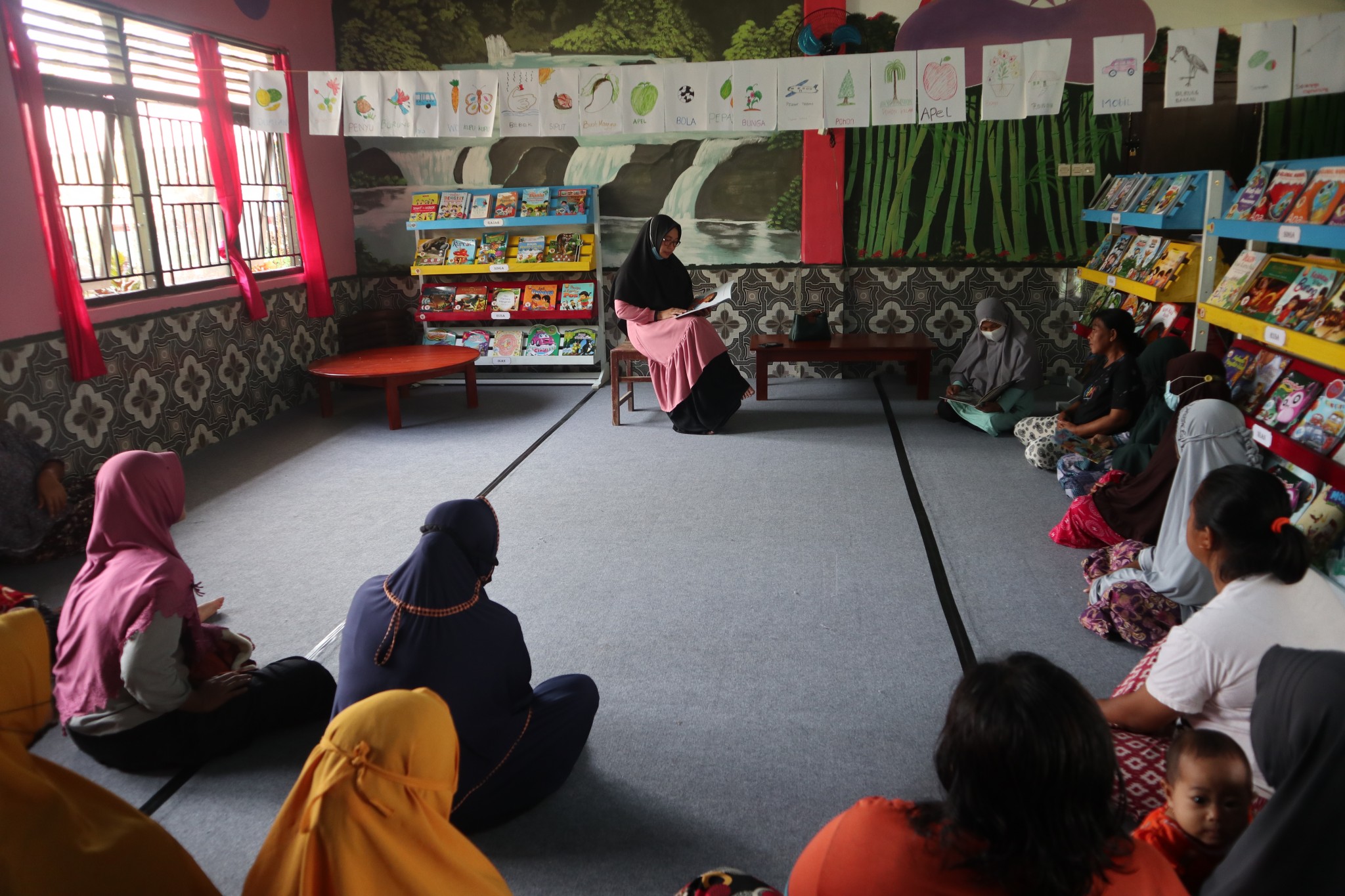 Mengenalkan Kegiatan Membaca pada Orang Tua Murid SDN 3 Moramo - Taman ...